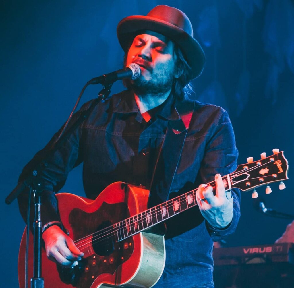 Jeff Tweedy Height, Age, Body Measurements, Wiki | CELEBRITIES BODY SIZE